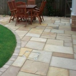 Sandstone Paving Flag 600mm x 600mm x 25mm - Mint